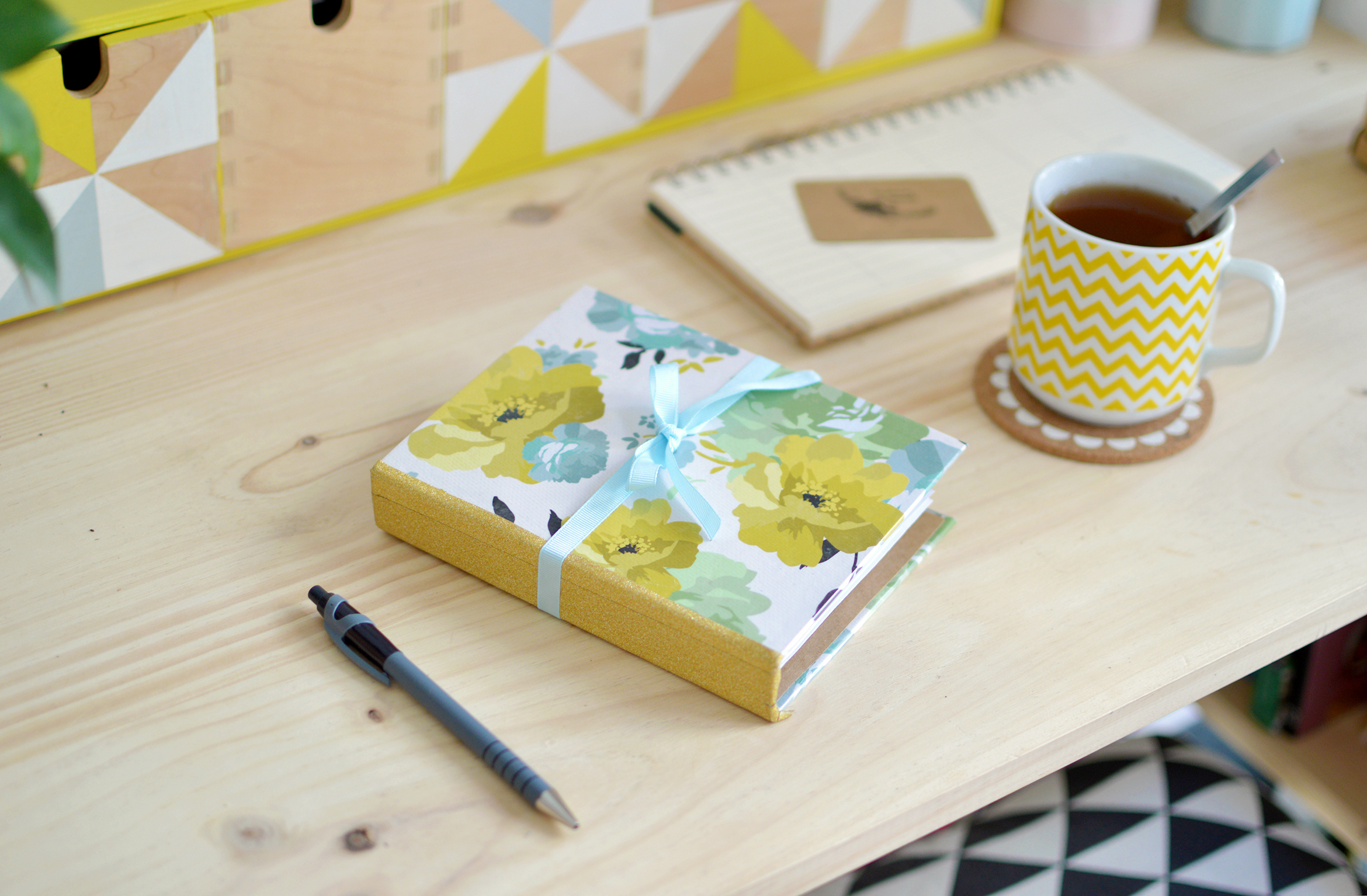 BACK TO WORK : L'AGENDA DIY - Les yeux en amande