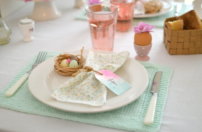 LA TABLE DE PÂQUES - Les yeux en amande