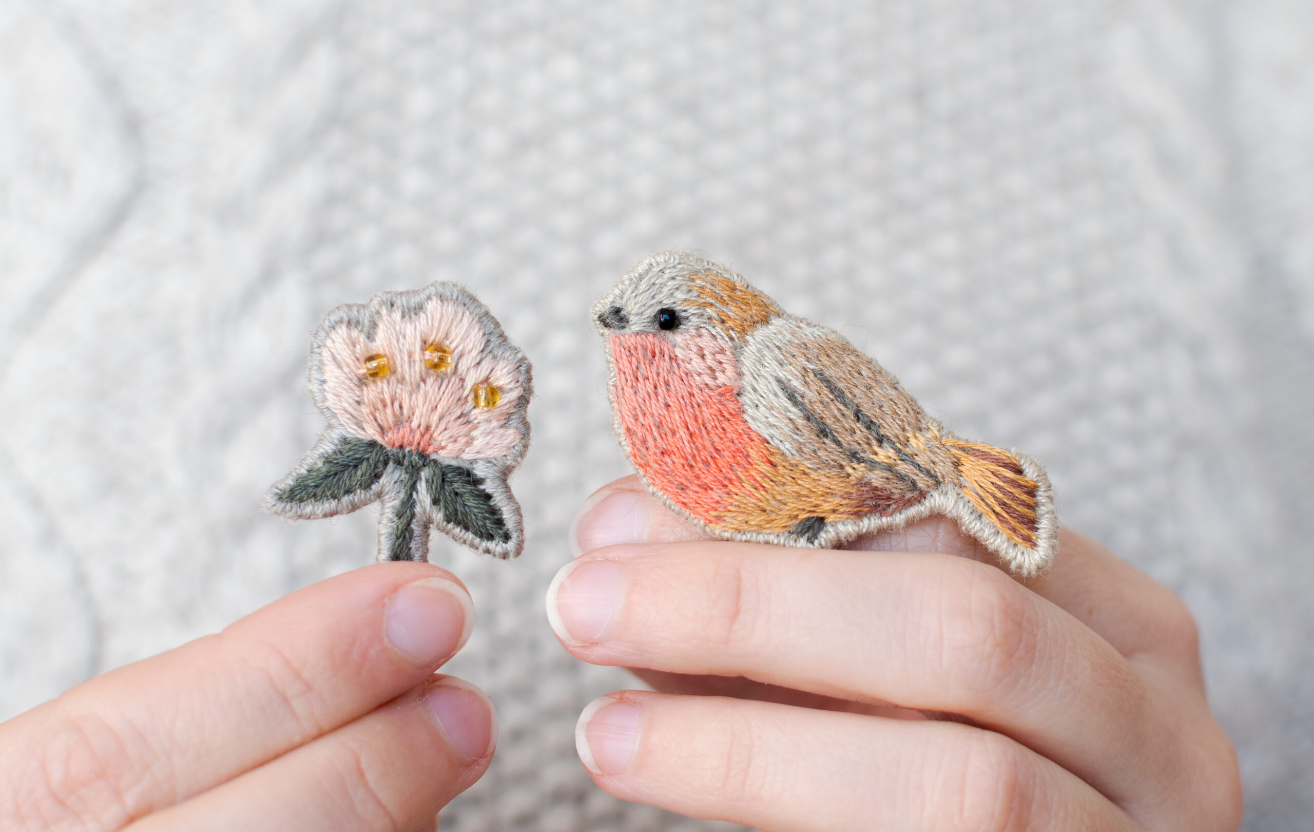 MES BROCHES BRODÉES - MODÈLE DE BRODERIE - Les yeux en amande