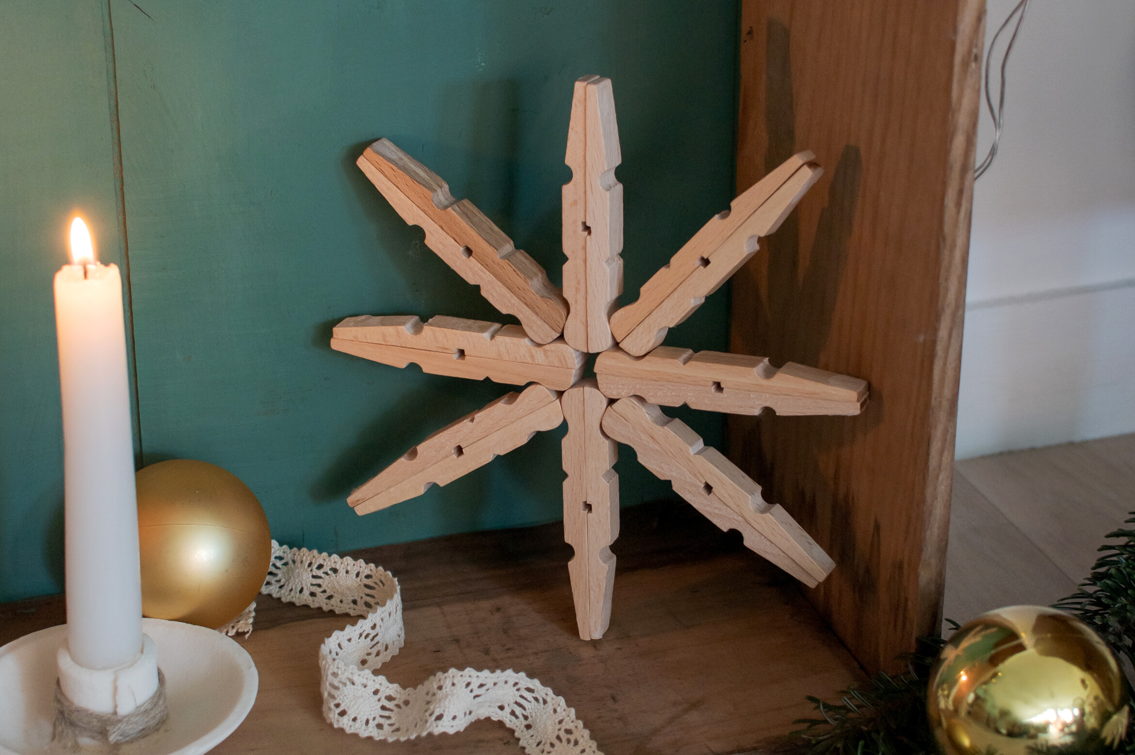 UNE ÉTOILE DE NOËL UPCYCLING À PARTIR D'ÉPINGLES À LINGE - Les yeux en ...